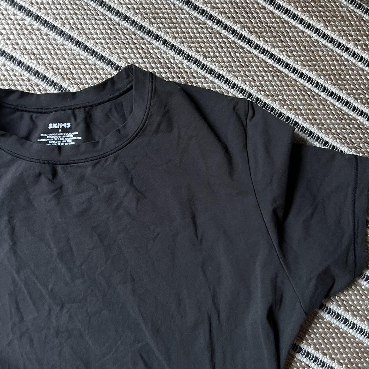 Sz medium skims fits everybody tee! Perfect basic,... - Depop