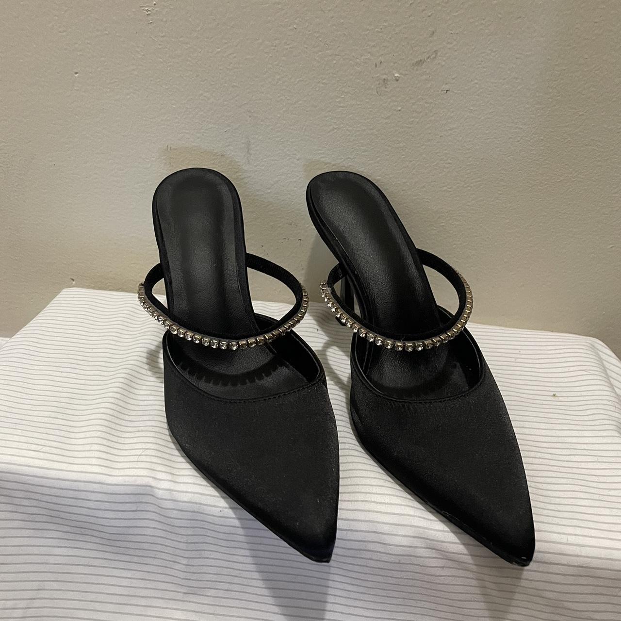Shein size US 6 heels very cute only works twice... - Depop