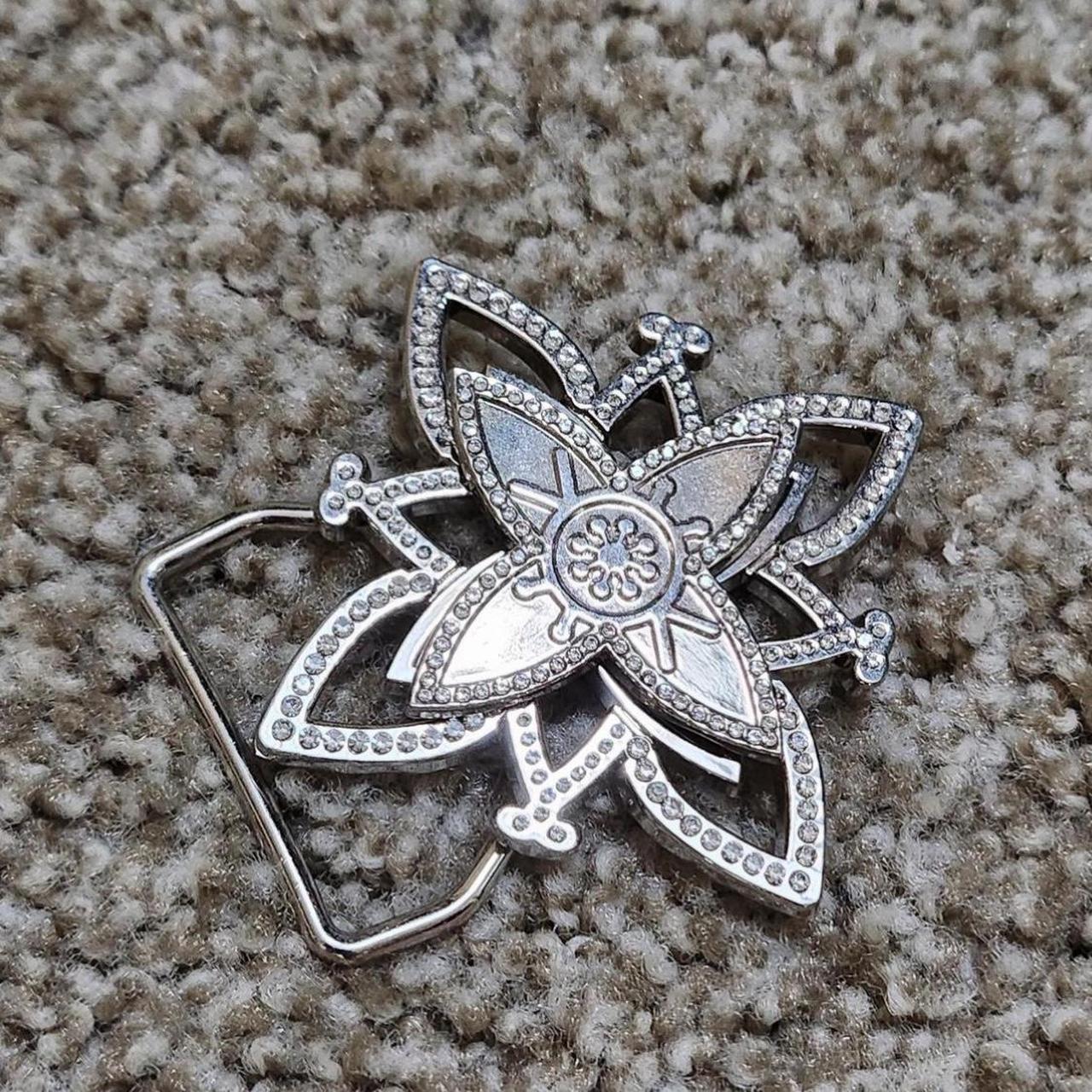 Crystal encrusted spinning belt buckle - Depop