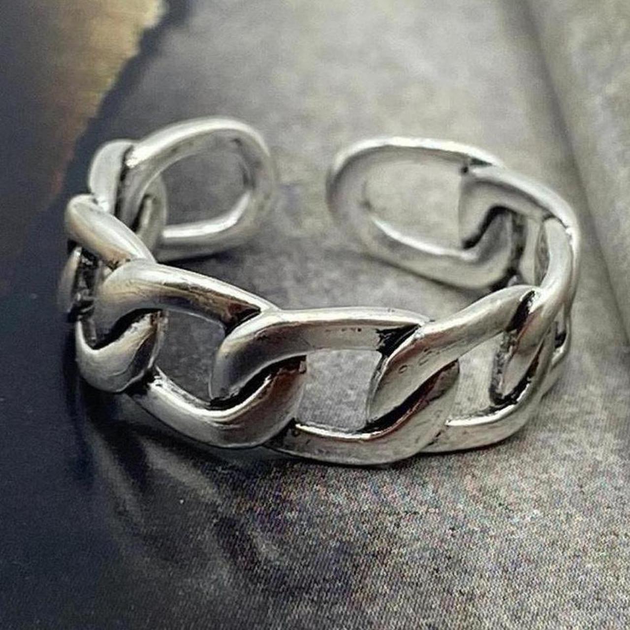 Retro silver chain ring. It’s chunky and... - Depop