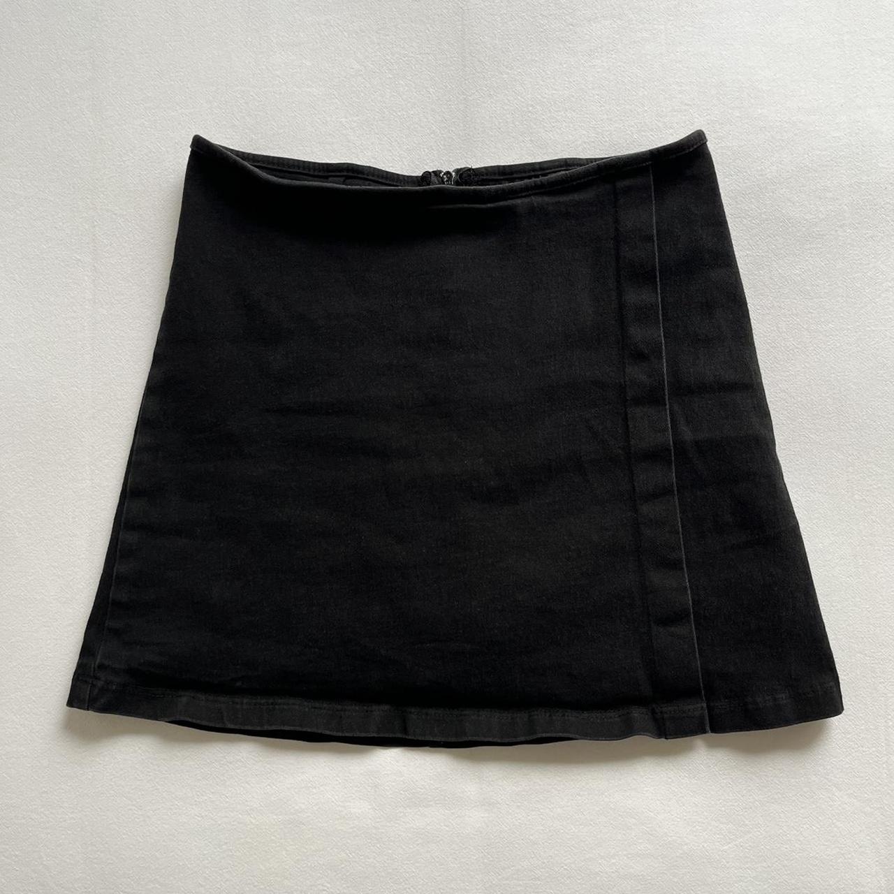 Y2K CLASSIC 90’S BASIC BLACK MINI SKIRT -brand is... - Depop