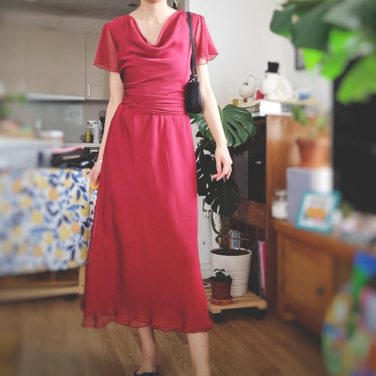 A gorgeous set!! So dreamy and floaty!! A red top... - Depop