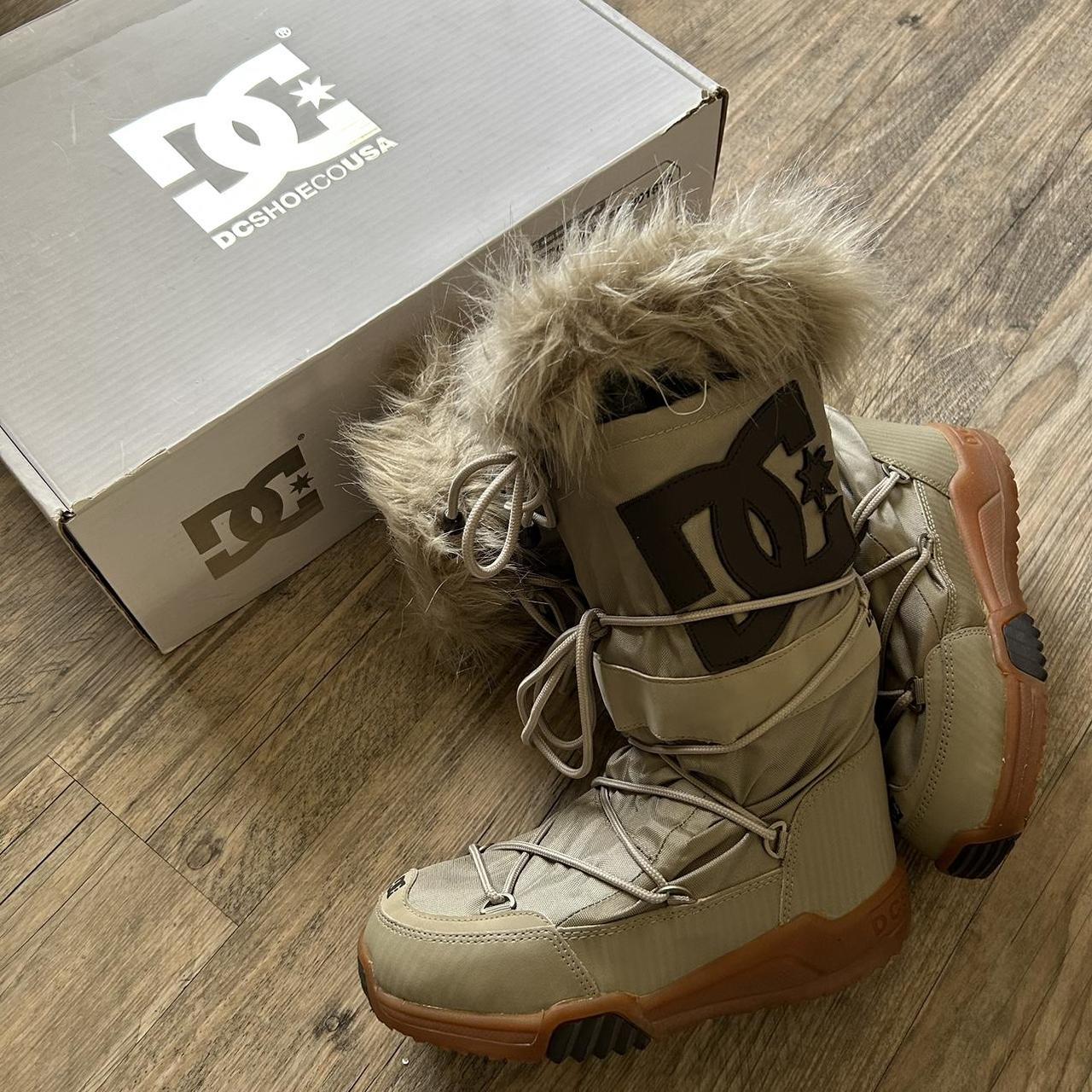 2000s DC Furry Snow Boots Current highest offer is... - Depop
