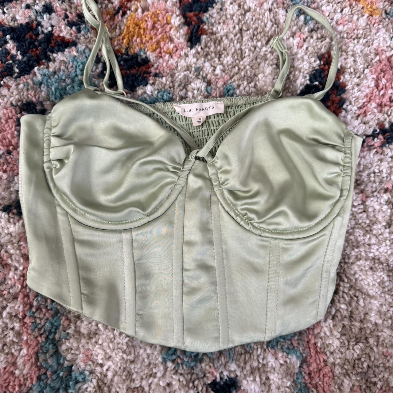 La hearts going out top - Depop