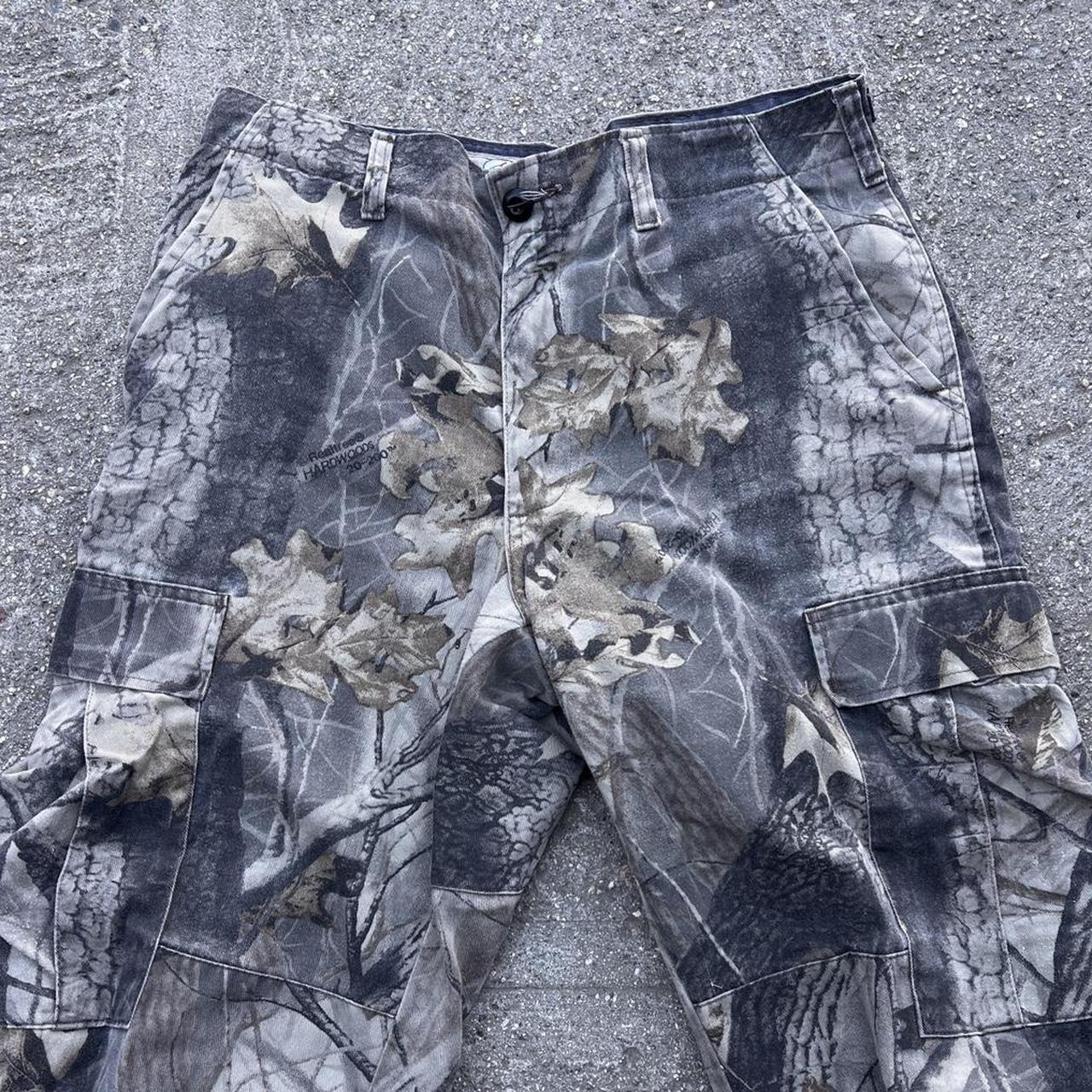 Real Tree Camo Cargo Pants Size Adult Medium (31-35... - Depop