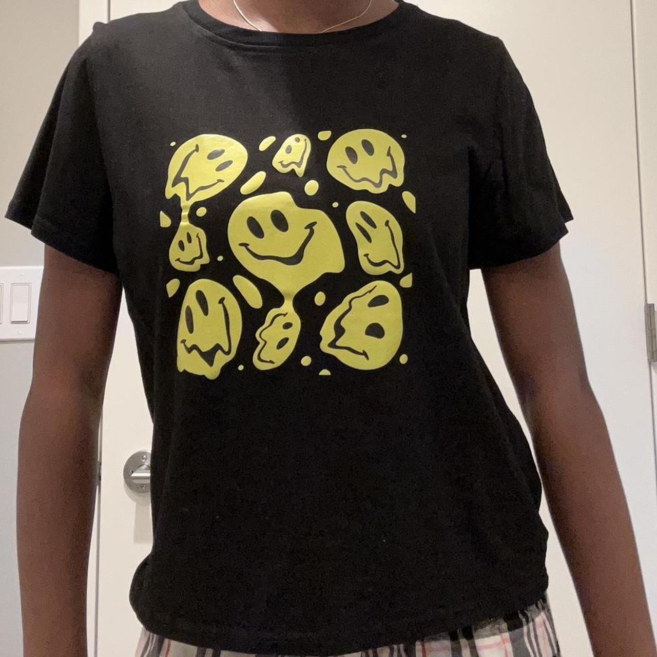 Cute Smiley T-Shirt #smiles #summer - Depop