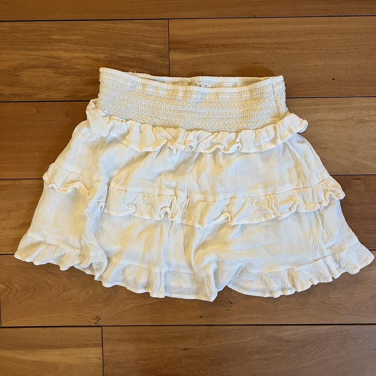Super cute ruffle skirt from illa illa Color:... - Depop