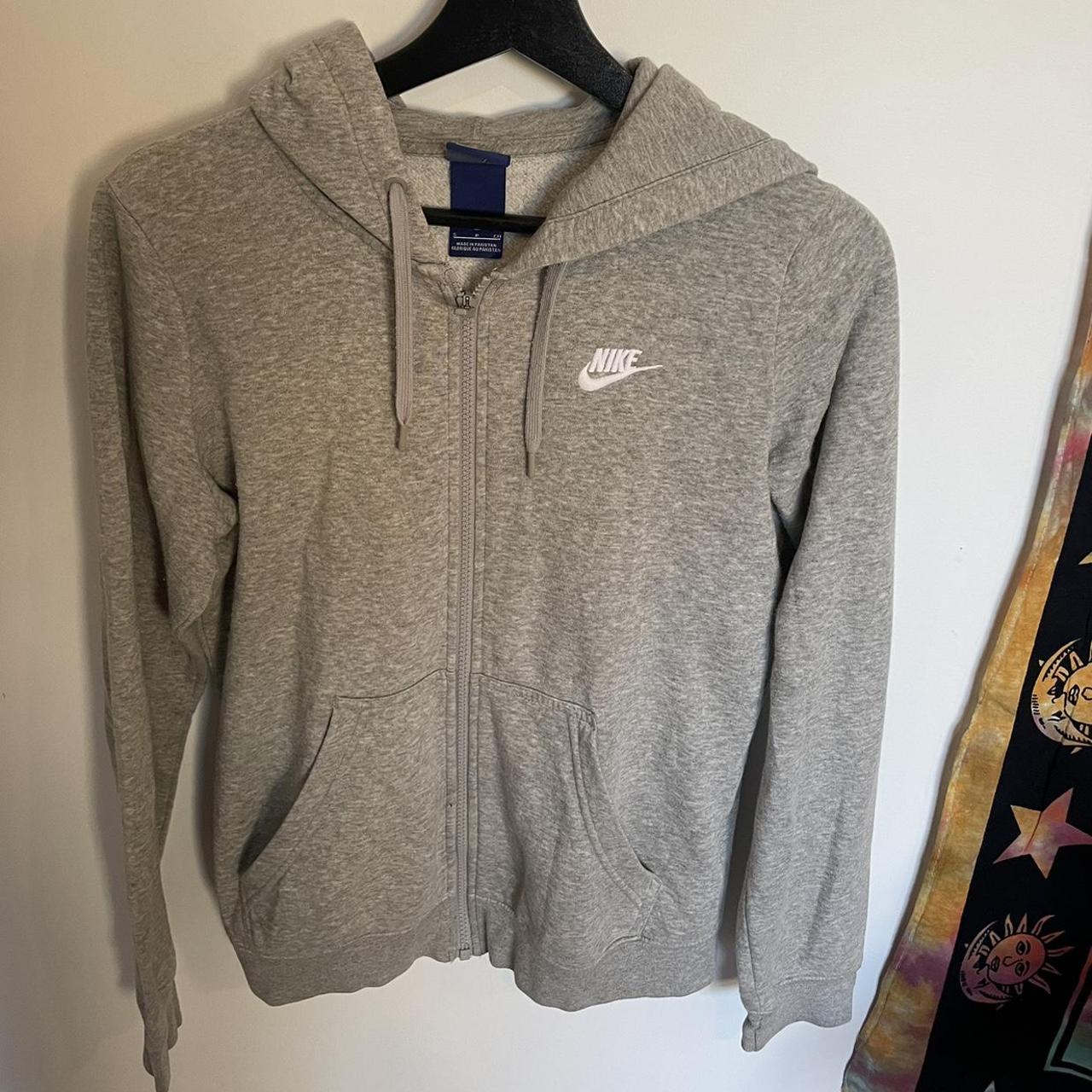 Grey Nike jacket - Depop