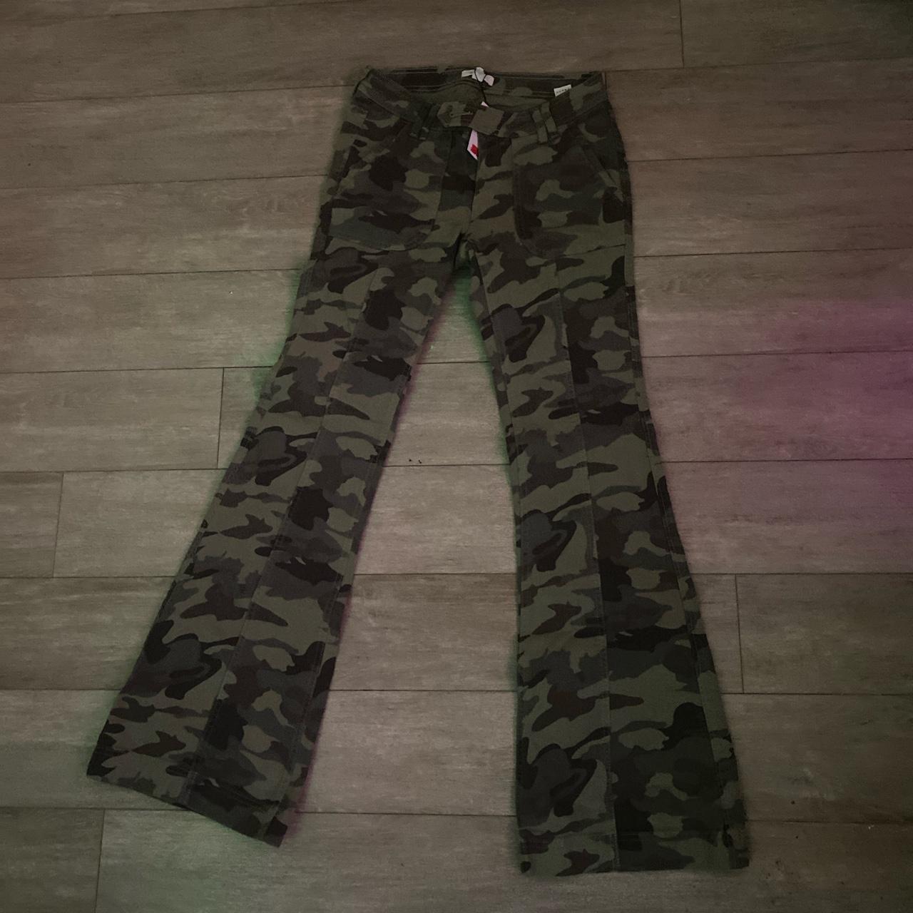 low rise camo pants nwt #lowrise #camo #y2k #flare - Depop