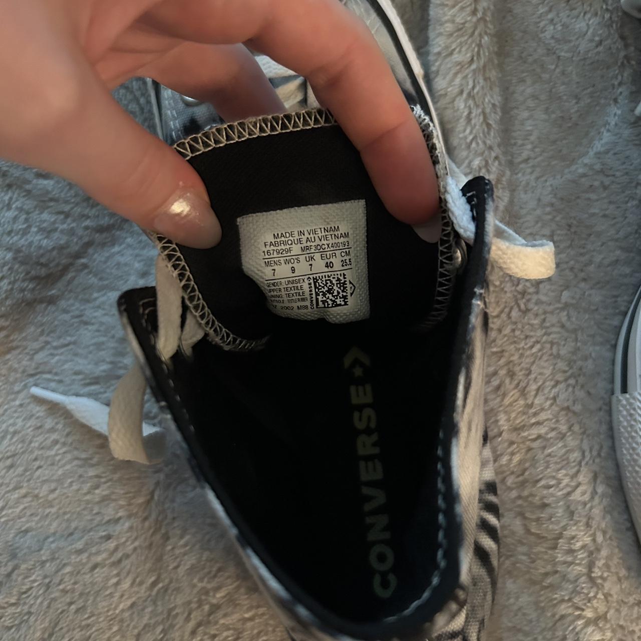 Barely worn converse. Fun pattern. Mens 7, womens 9.... - Depop