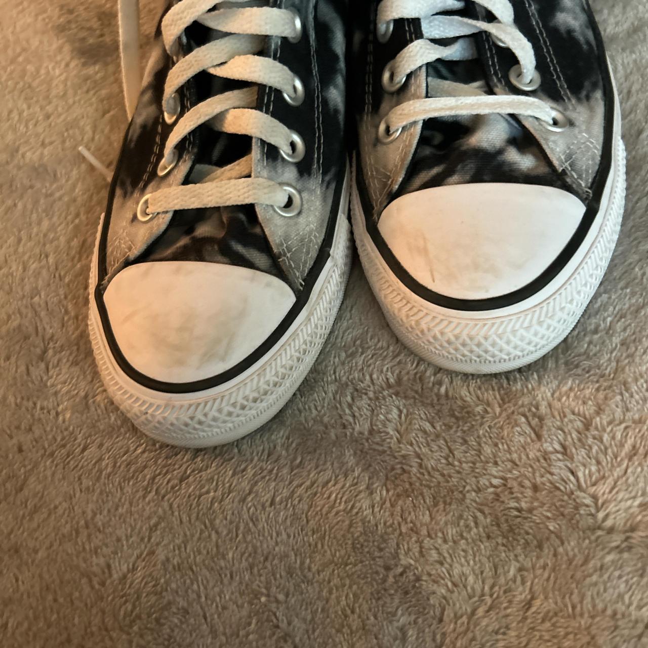 Barely worn converse. Fun pattern. Mens 7, womens 9.... - Depop