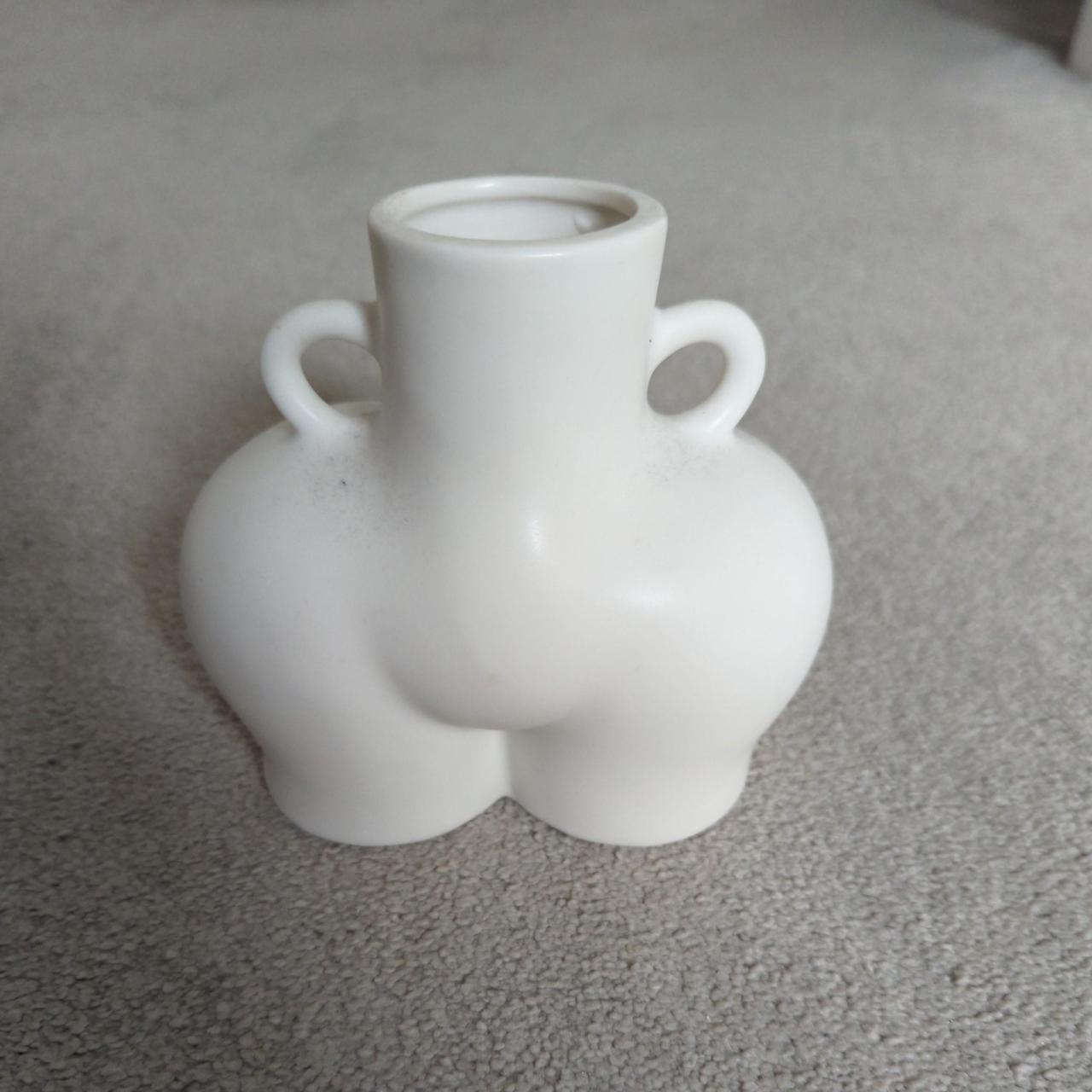 White ceramic bum shape vase No box but will pack well - Depop