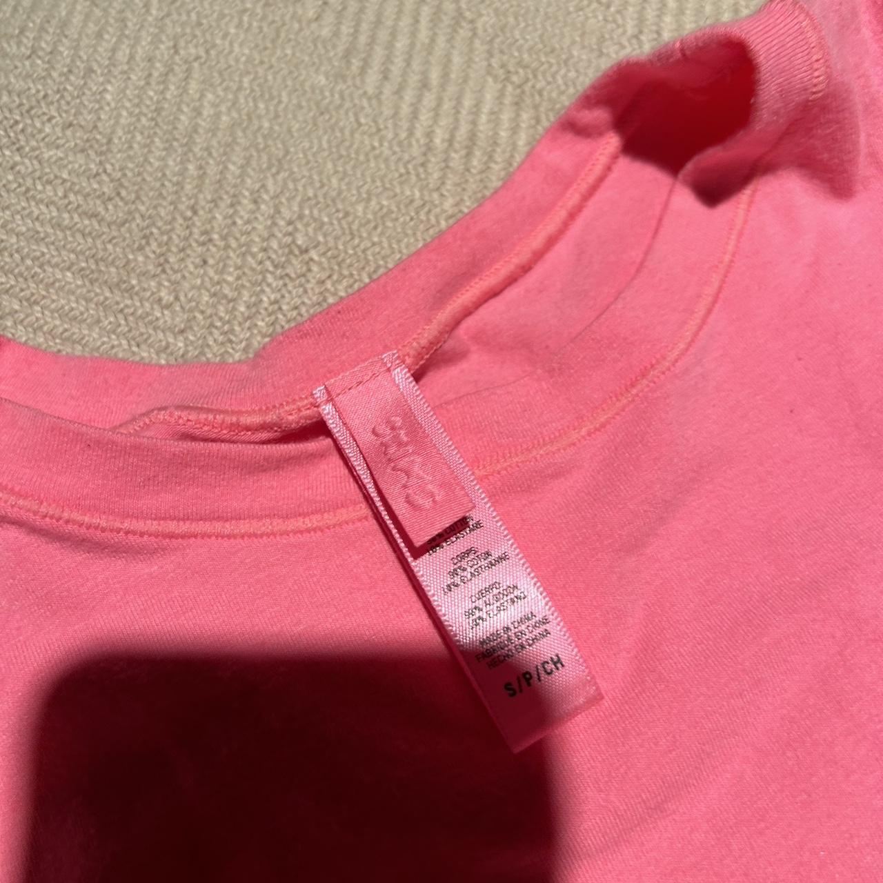 Skims sugar pink tee in size small If you can plz... - Depop