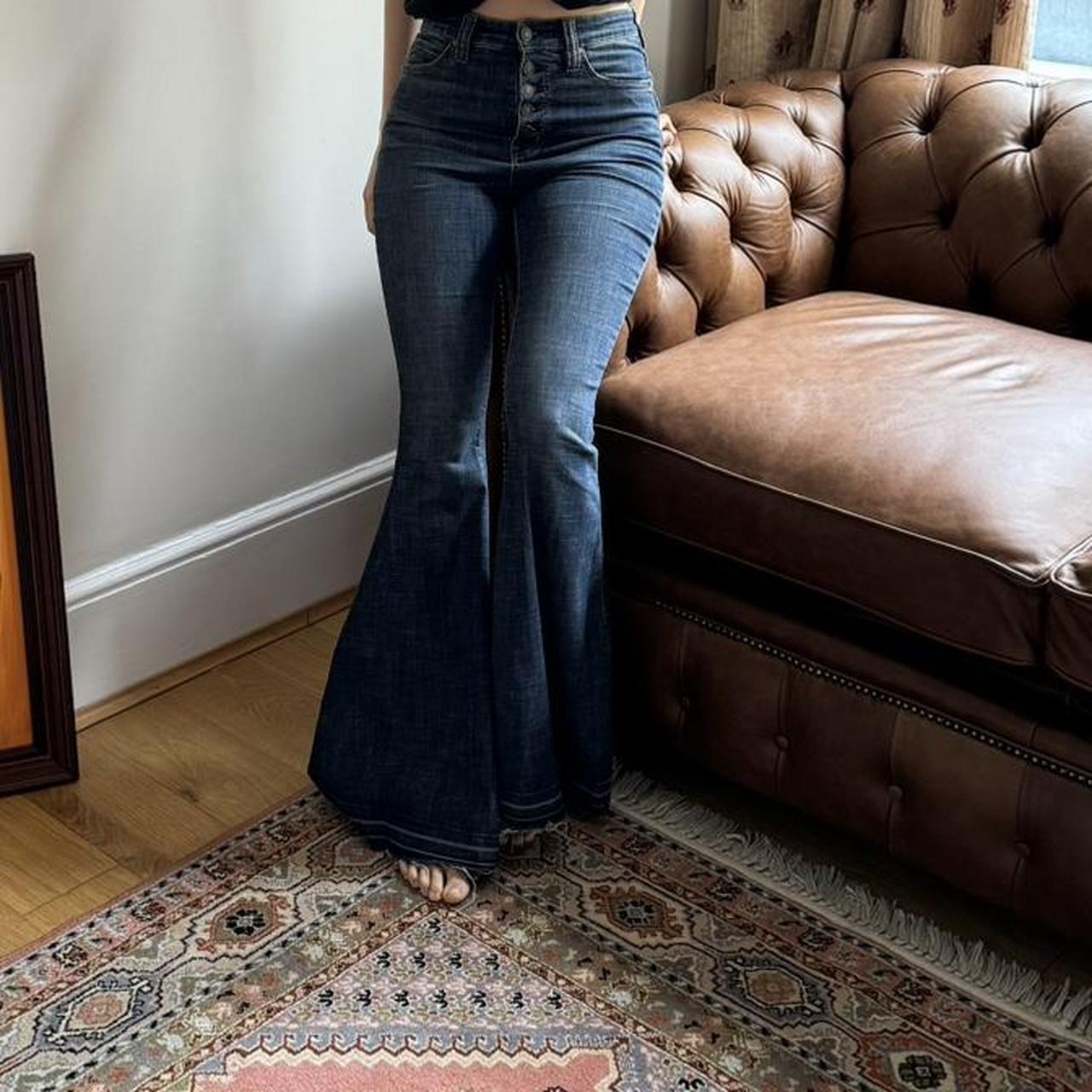 FREE PEOPLE FLARE JEANS Only worn once Amazing... - Depop