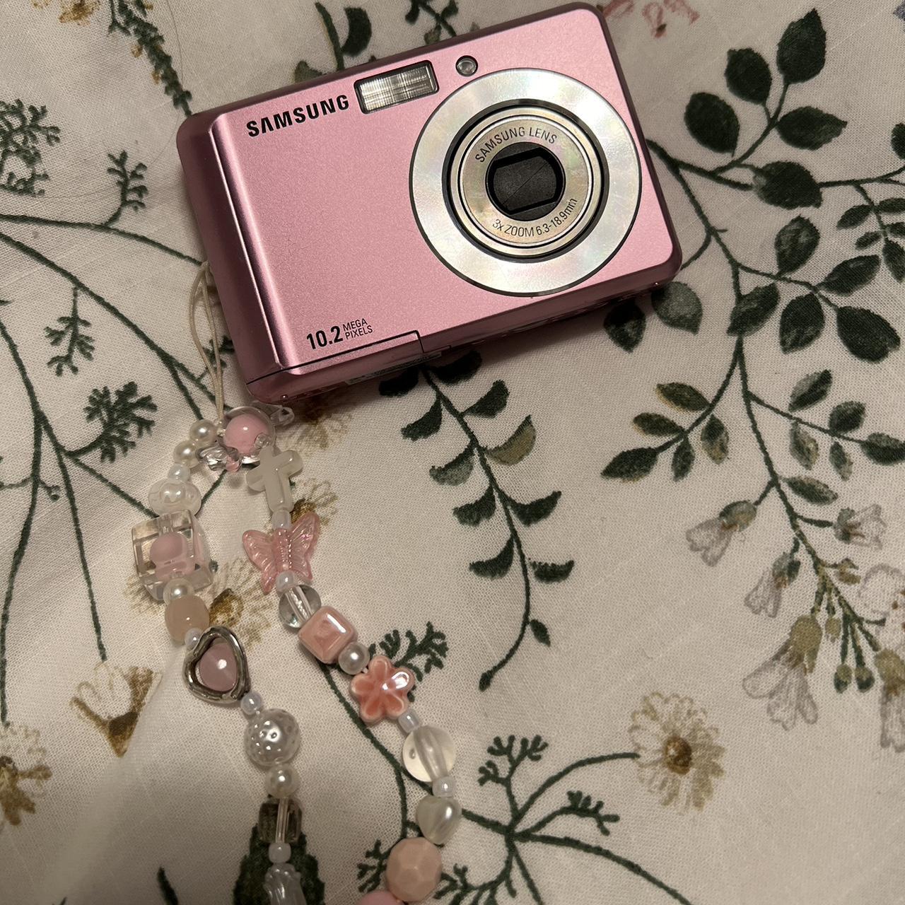 Pink Samsung digital camera. Camera ES15. Please... | Depop