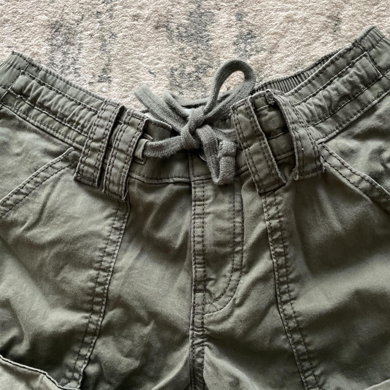 Khaki green mini cargo shorts #khakishorts #mini | Depop