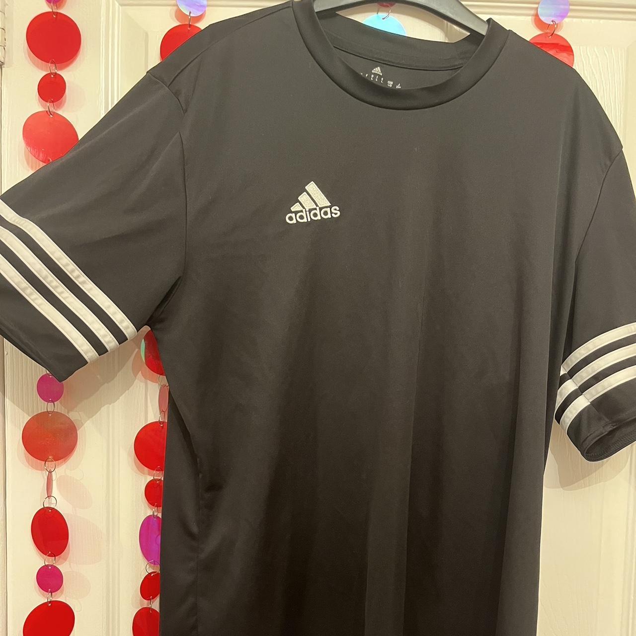 Adidas top Black & white Men’s size large Perfect... - Depop