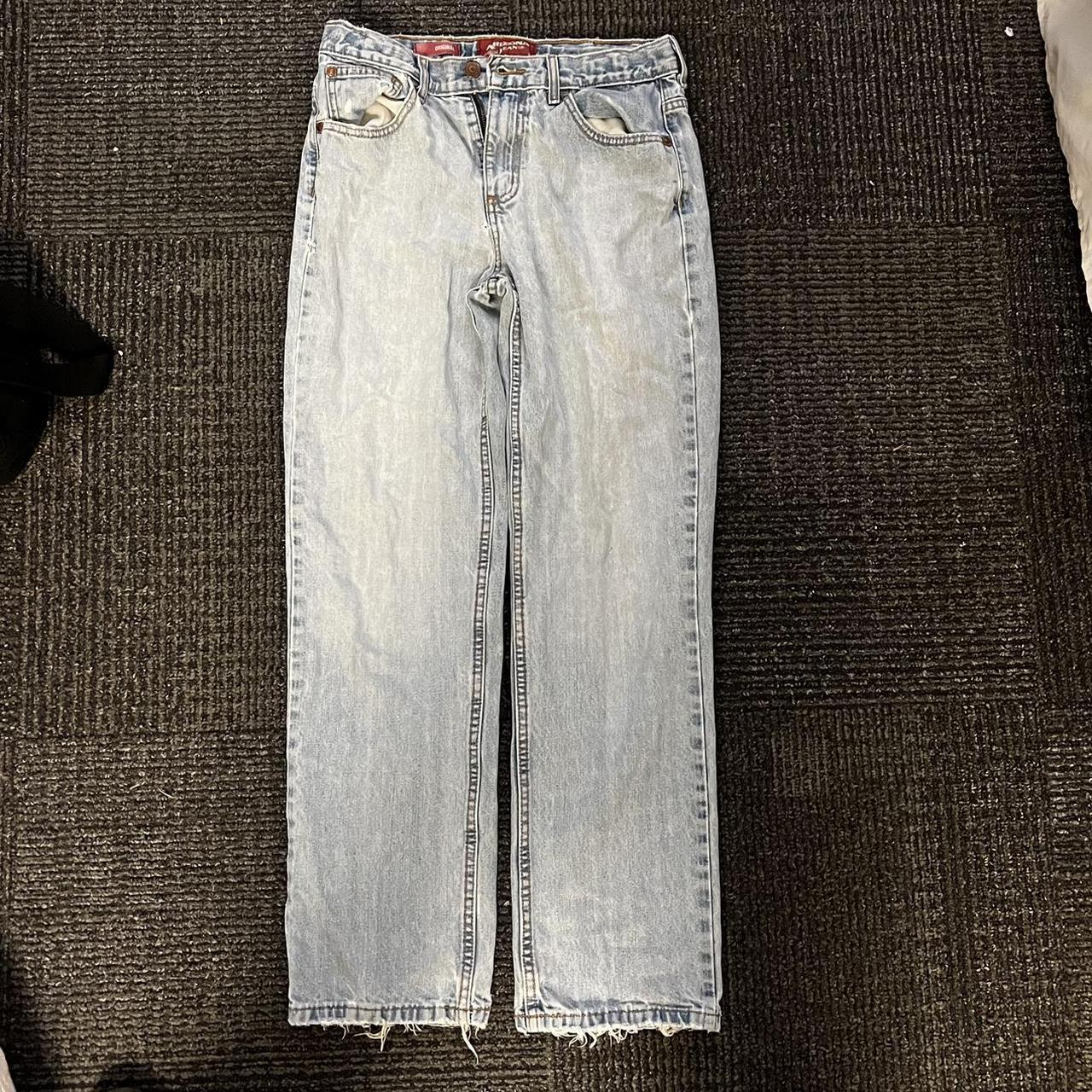 straight fit arizona jeans has normal heel... - Depop