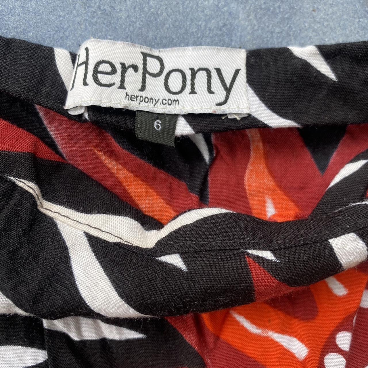 Her pony the label mini skirt. Size 6 - Depop