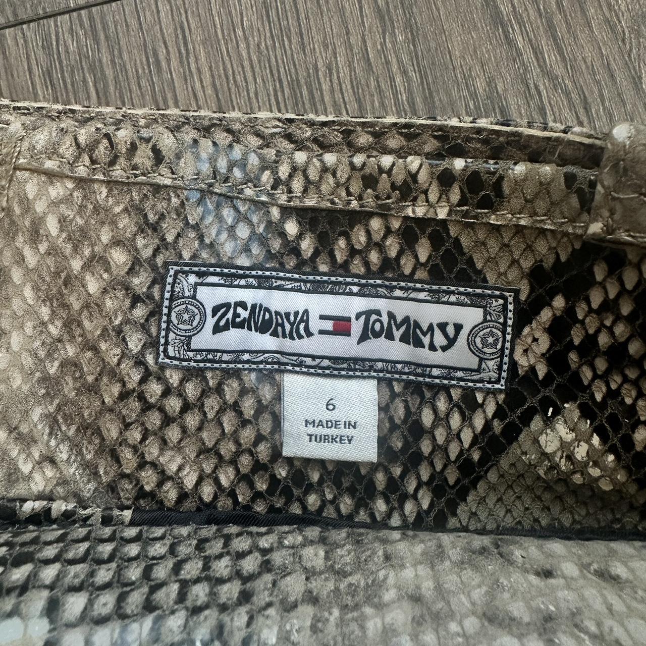zendaya x tommy hilfiger snakeskin skirt size 6 - Depop