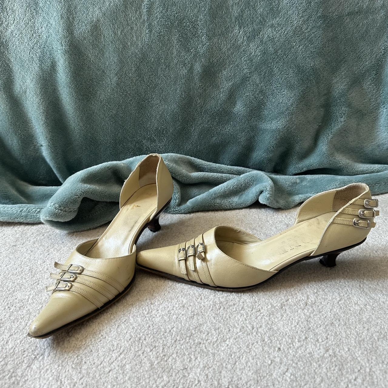Women's Cream Courts | Depop