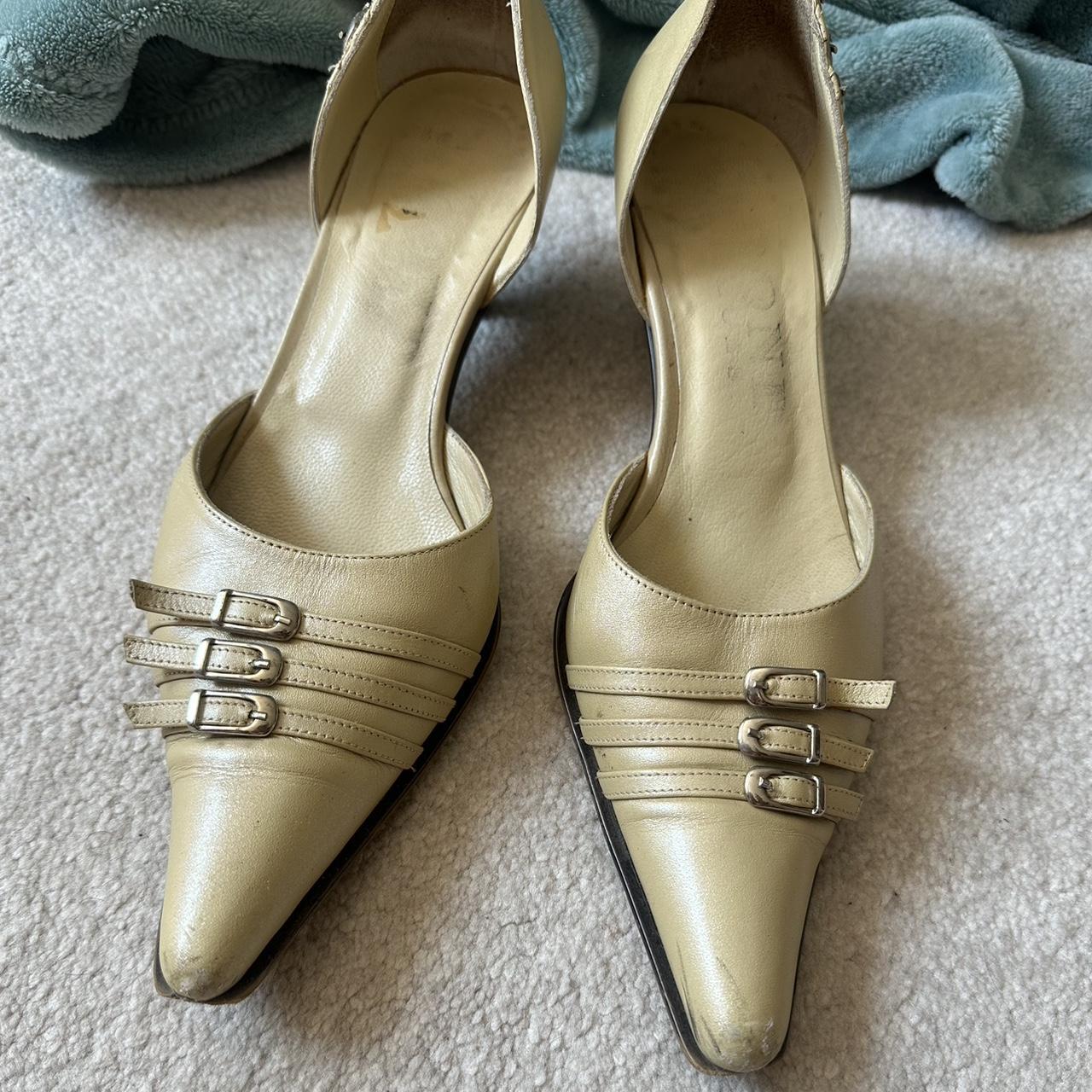 Women's Cream Courts | Depop