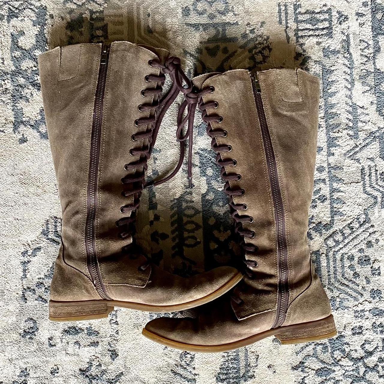 Born Women's Brown Boots | Depop