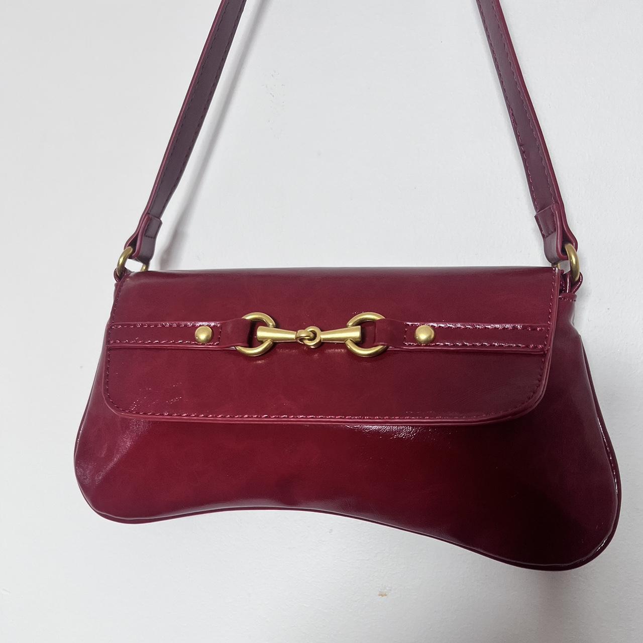 Burgundy shoulder bag - Depop