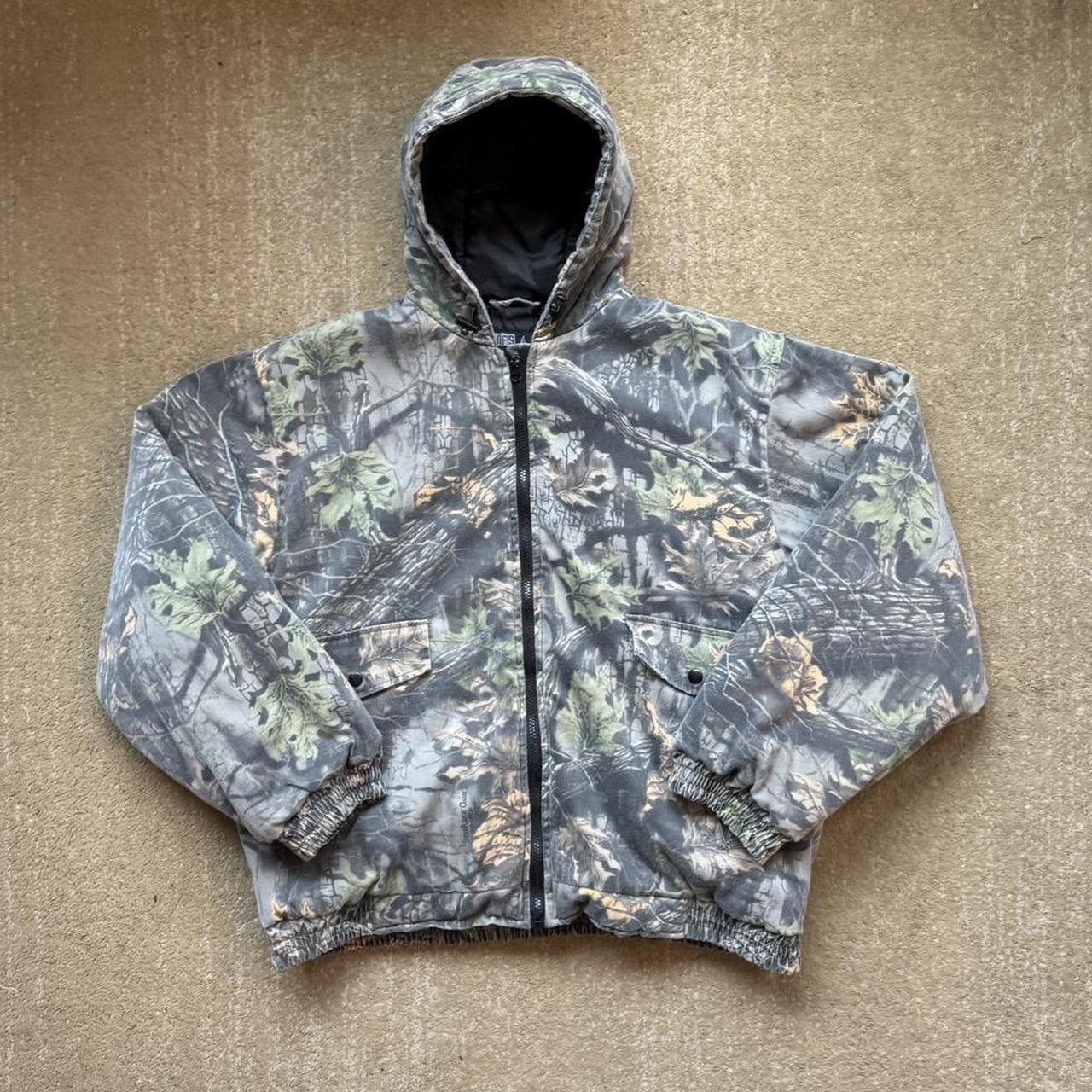 Real tree camo jacket Pit to pit: 26 Length: 27 Dm... - Depop