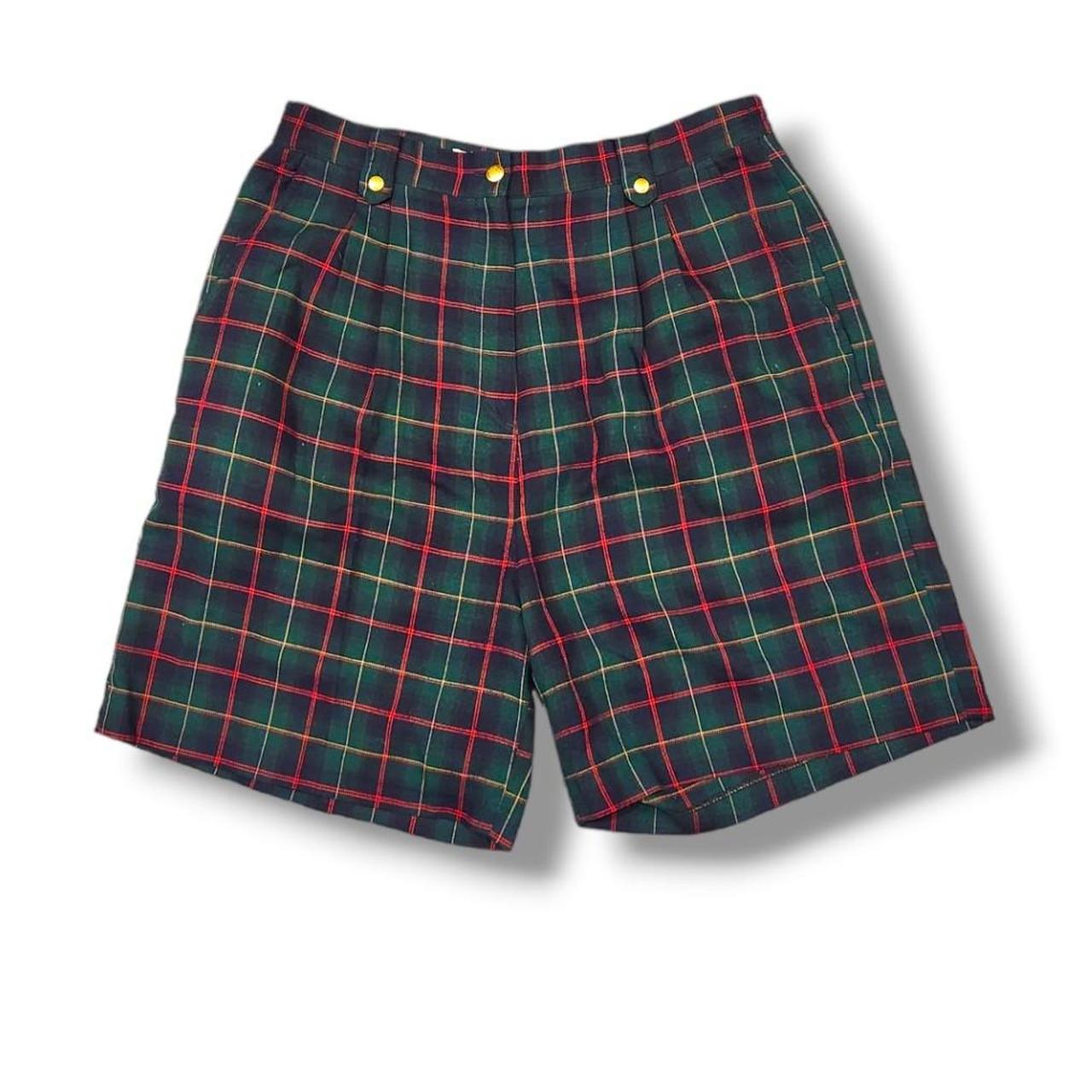 IZOD.CLUB PLAID GOLF vintage 90s shorts in amazing... - Depop