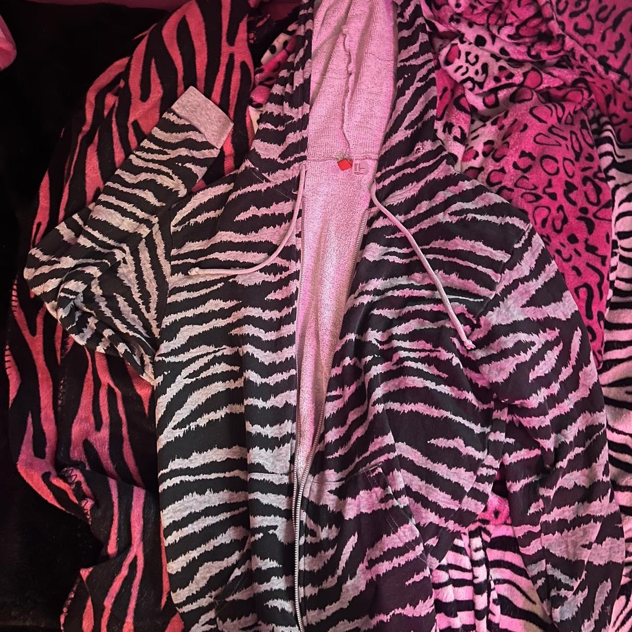 2000s y2k zebra print zip up jacket ☆ Says size... - Depop