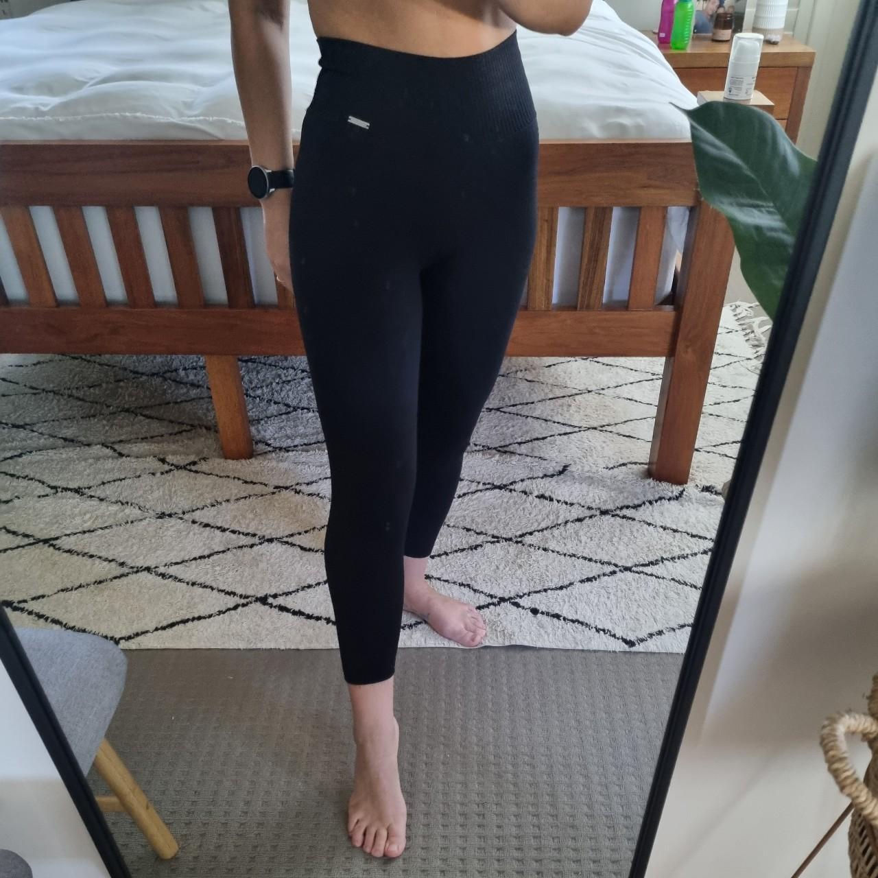 AIMIN Ribbed 7/8 athletic tights Size XS Worn... - Depop