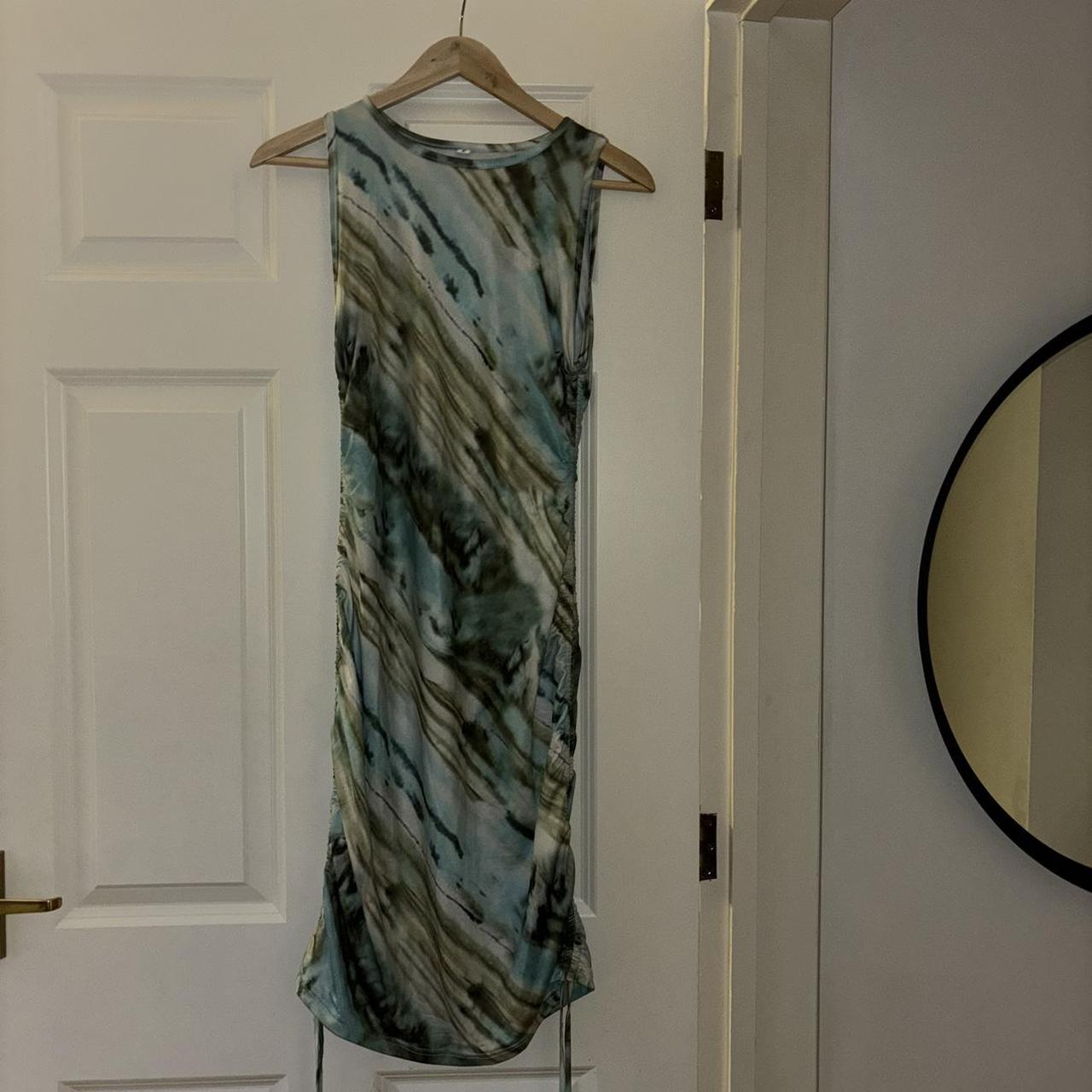 Green marbled adjustable length dress Could be midi... - Depop