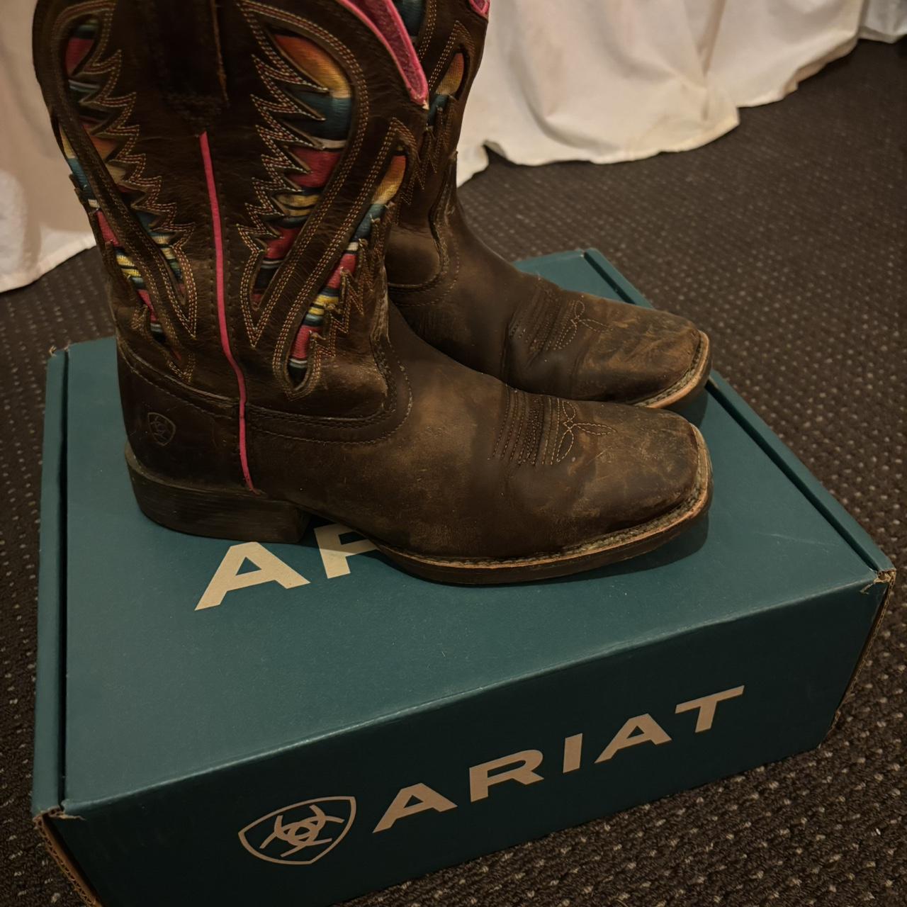Kids / tween ariat boots Size 4 Good condition... | Depop