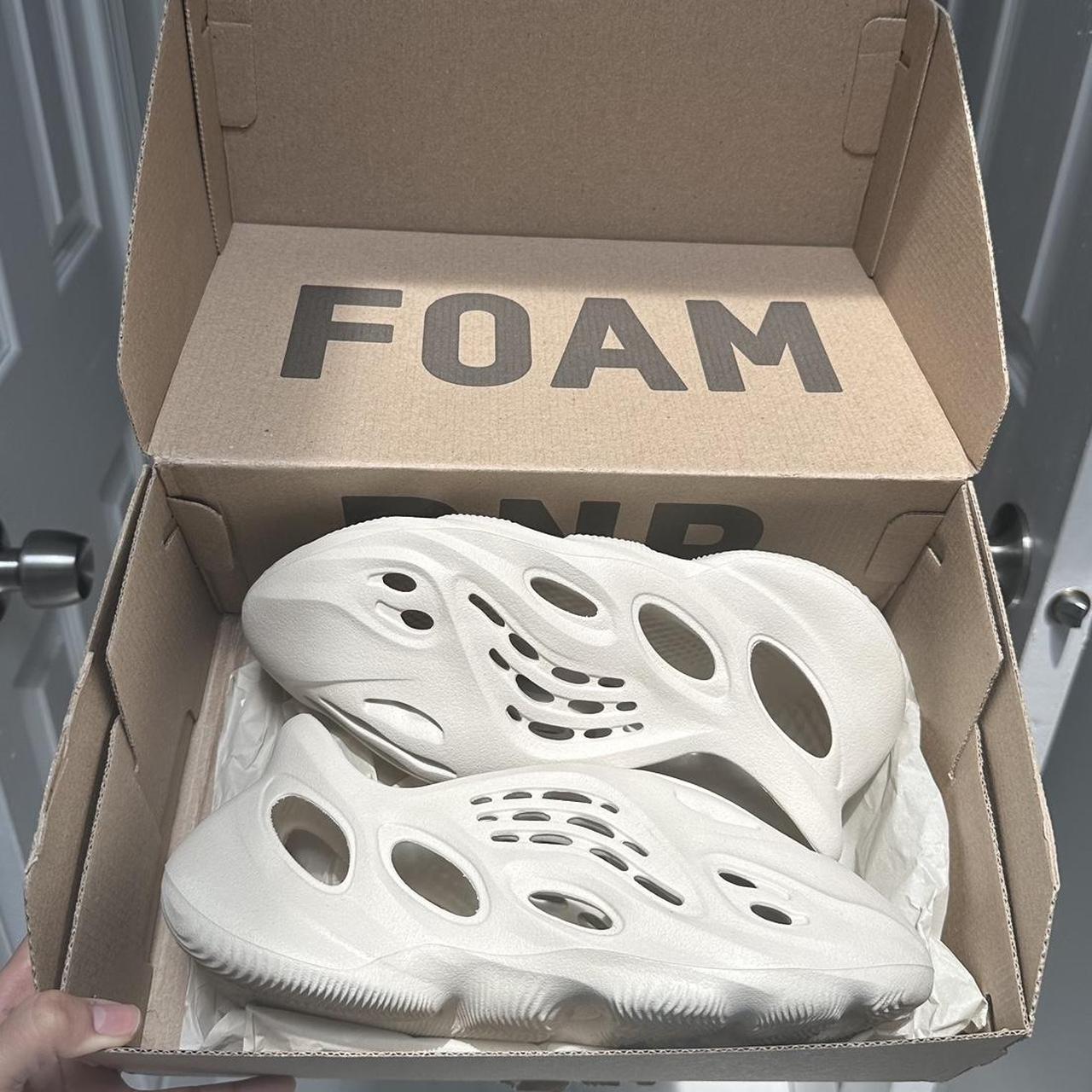 Yeezy Women's Cream Slides | Depop