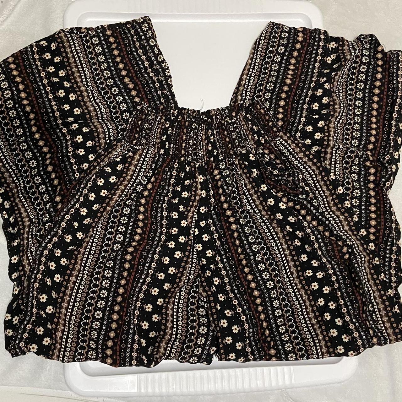 loose flowy pattern pants with scrunch waist and... - Depop