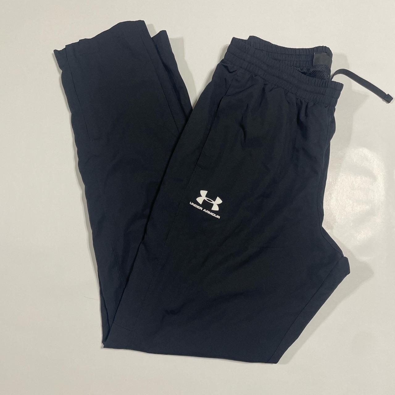 Under Armour loose fit athletic... - Depop
