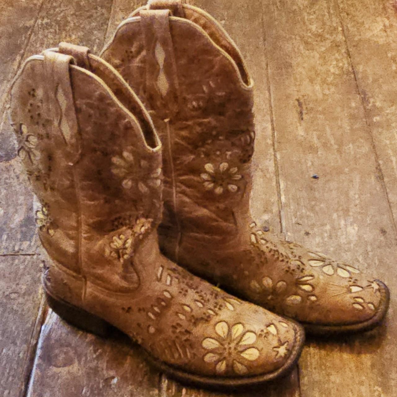 These amazing Johnny Ringo vintage cowboy boots are... | Depop