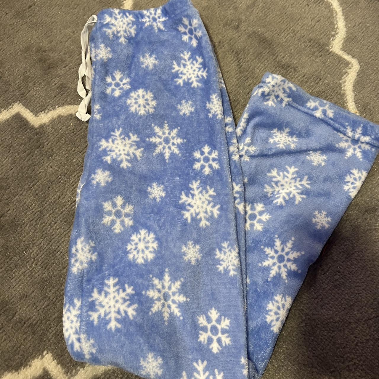 Snowflake Pajama Pants -fits like an xs - Depop