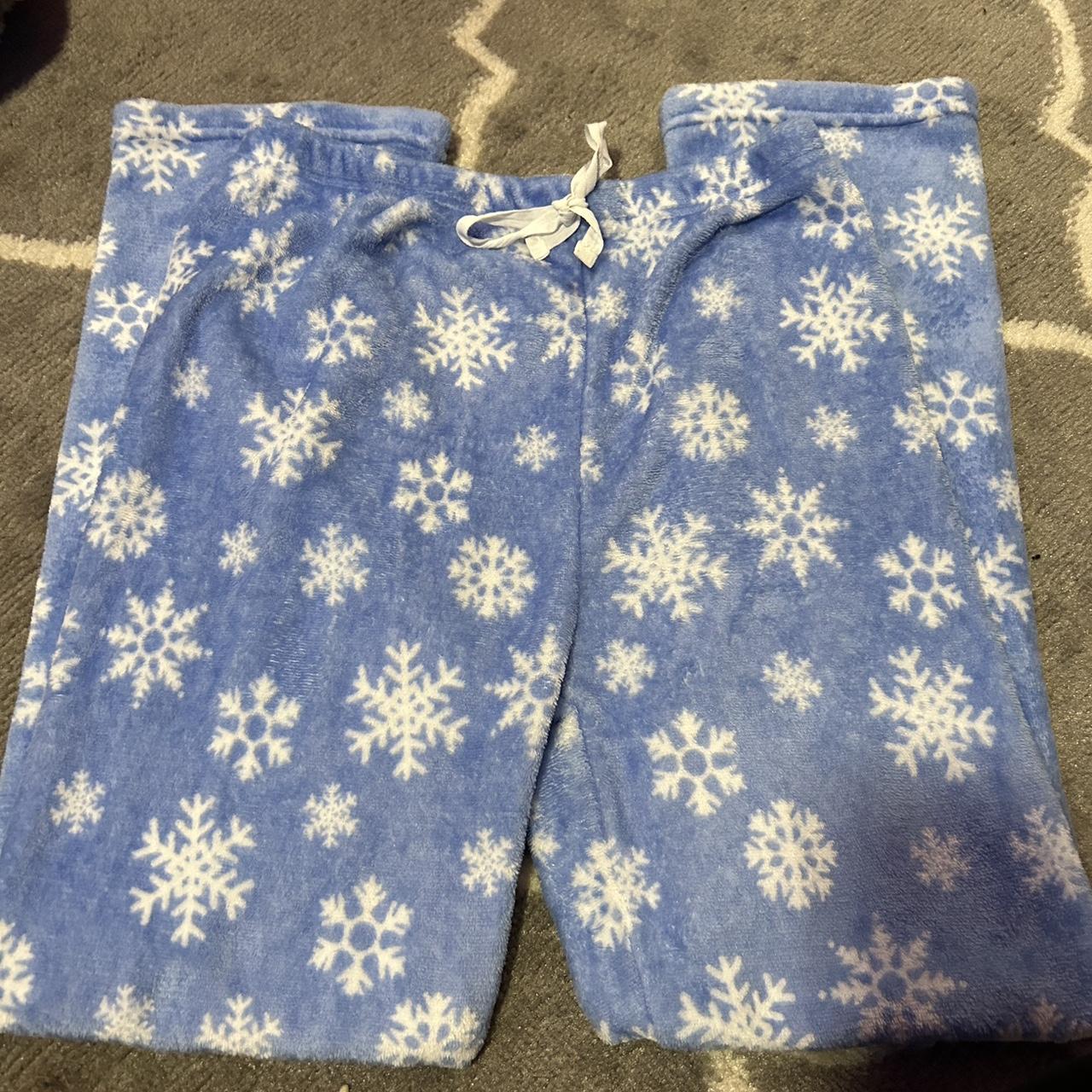 Snowflake Pajama Pants -fits like an xs - Depop