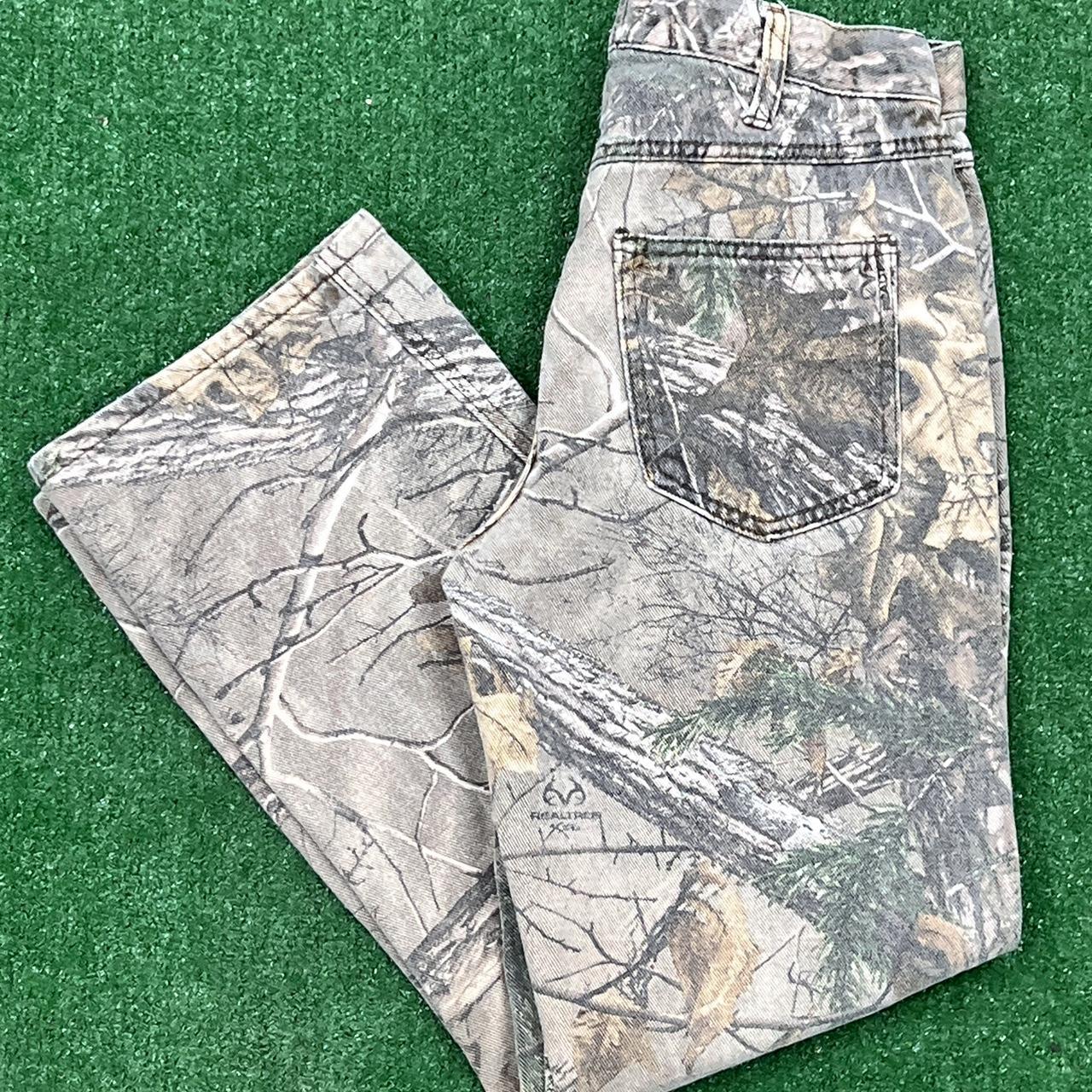 Realtree Camo pants Condition- 8/10 see pics Size-... - Depop