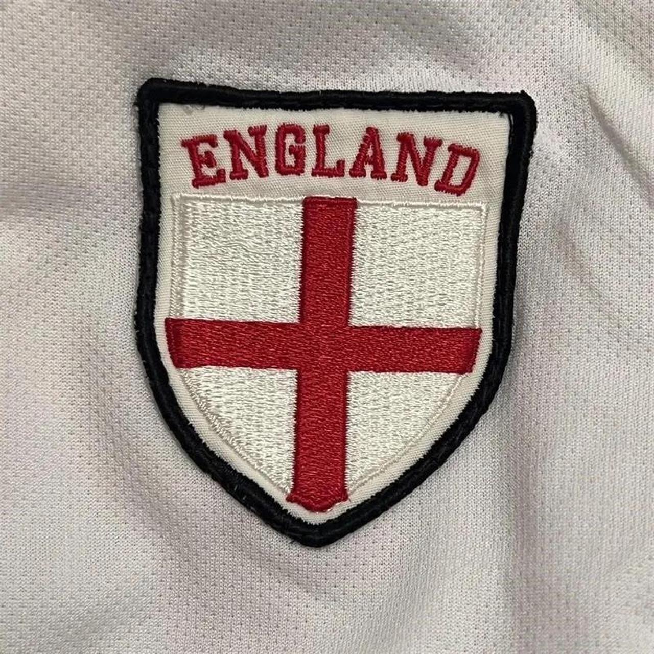 Women's Red and White Crop-top | Depop