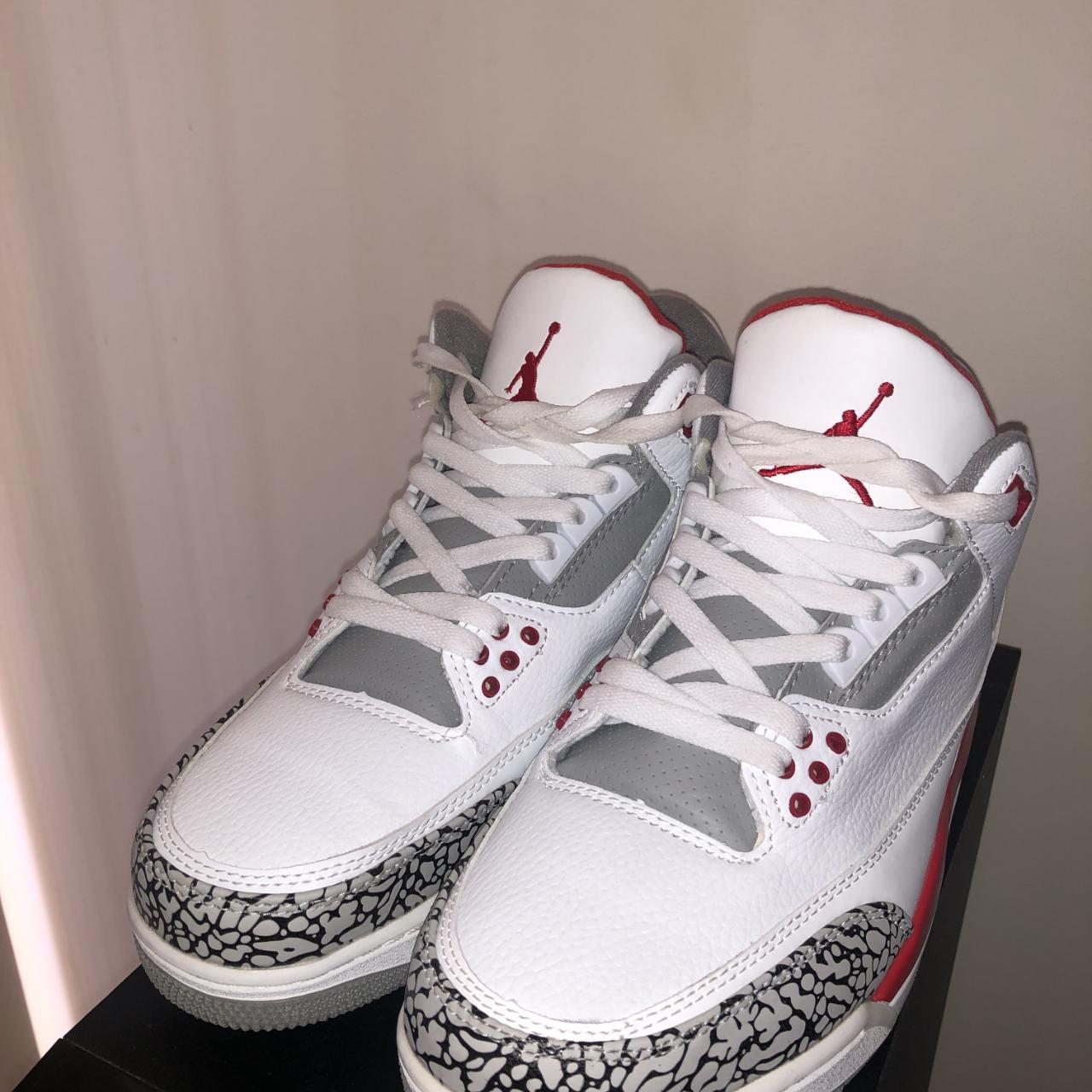 only worn twice - JORDAN FIRE RED 3S - SIZE US 11 - Depop