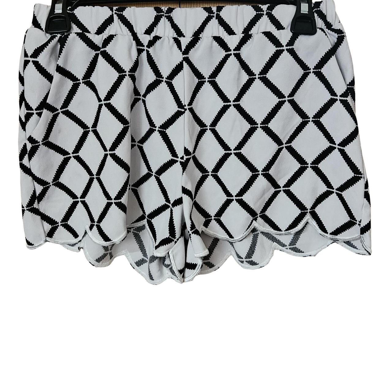 Black And White Short Shorts With Pockets Size Small Depop