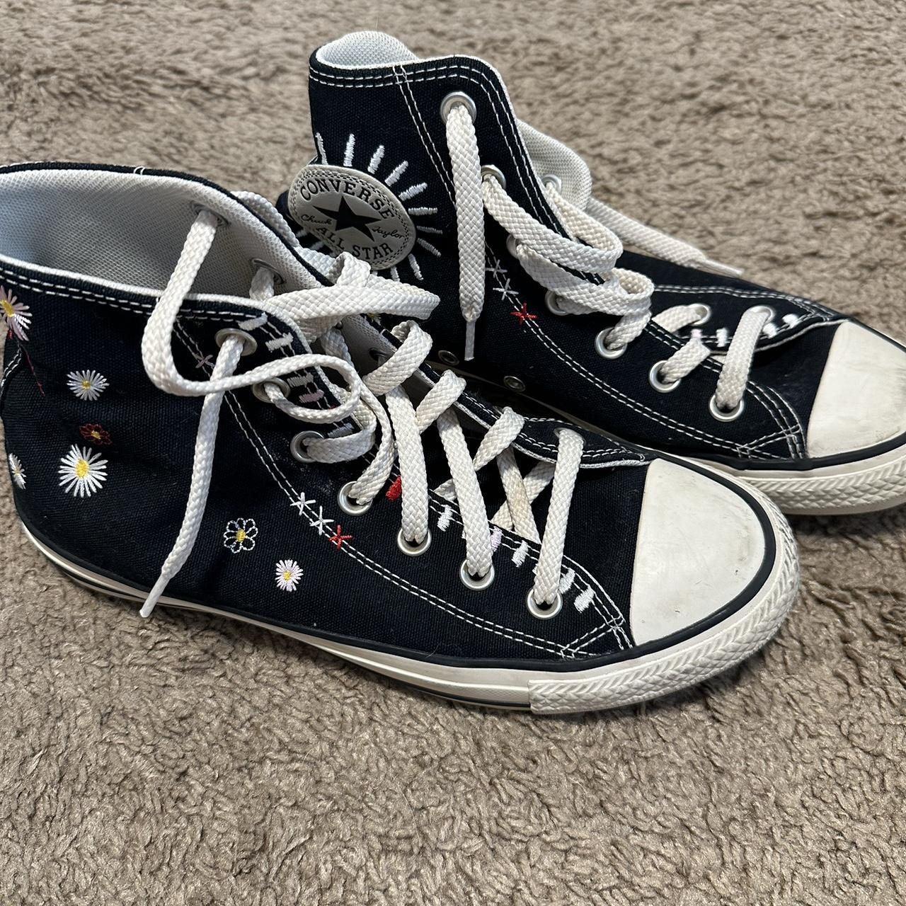 black converse with embroidered design - Depop