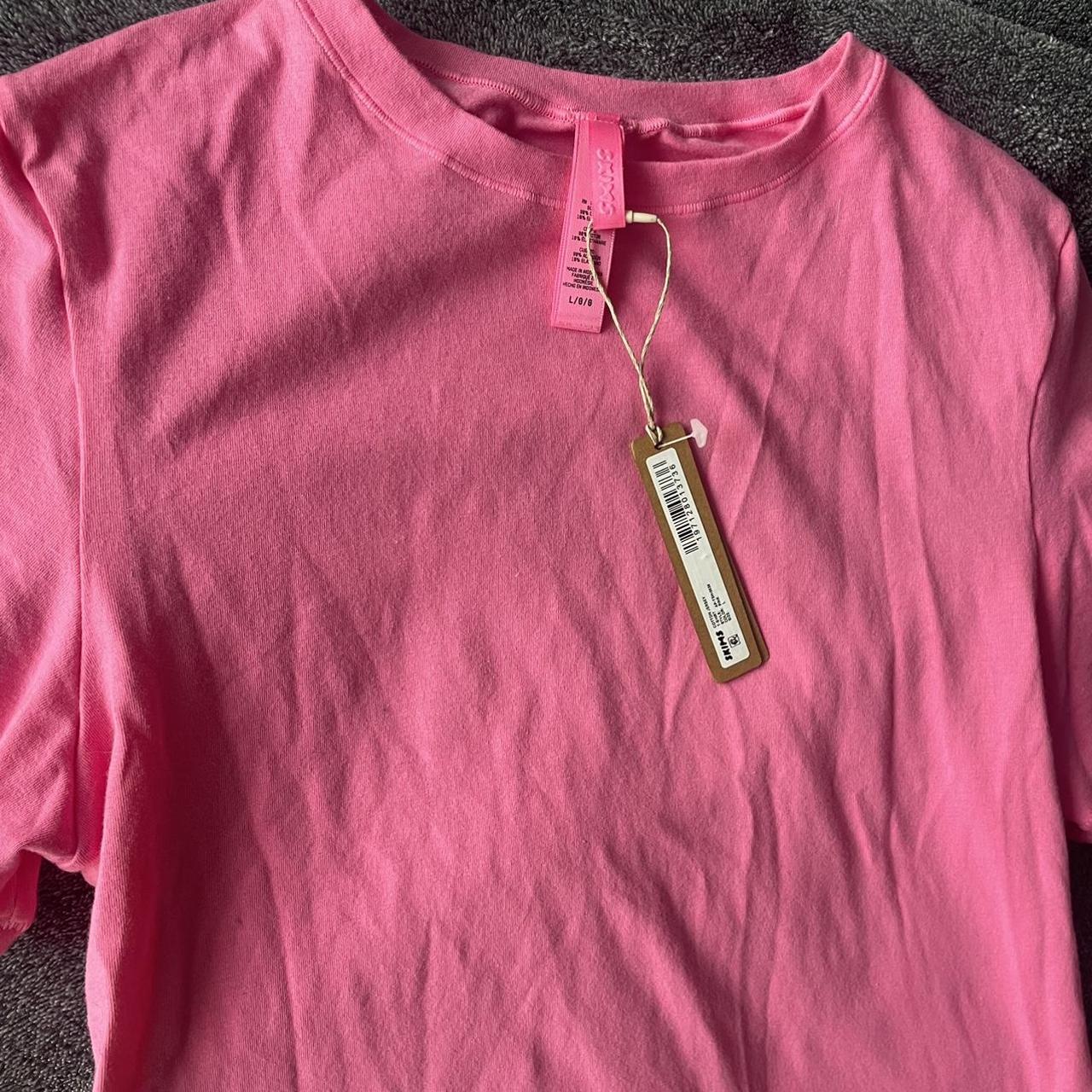 Skims cotton jersey tee shirt Color - Pink Size -... - Depop