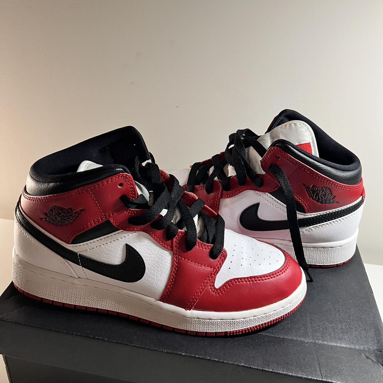 AIR JORDAN 1 MID (GS) ‘Chicago’ -kids size (5Y) but... - Depop