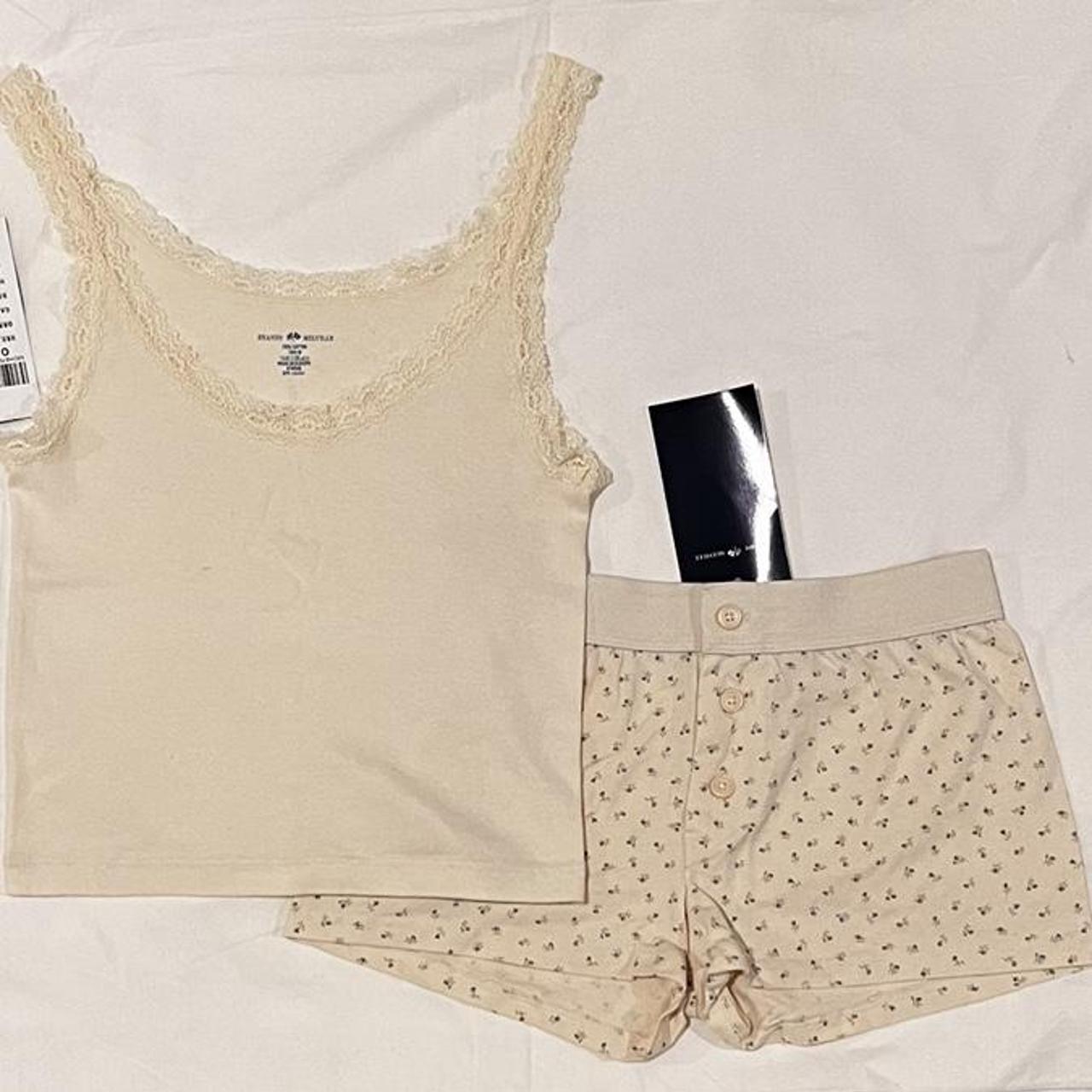 brandy melville matching floral pj set BNWT price:... - Depop