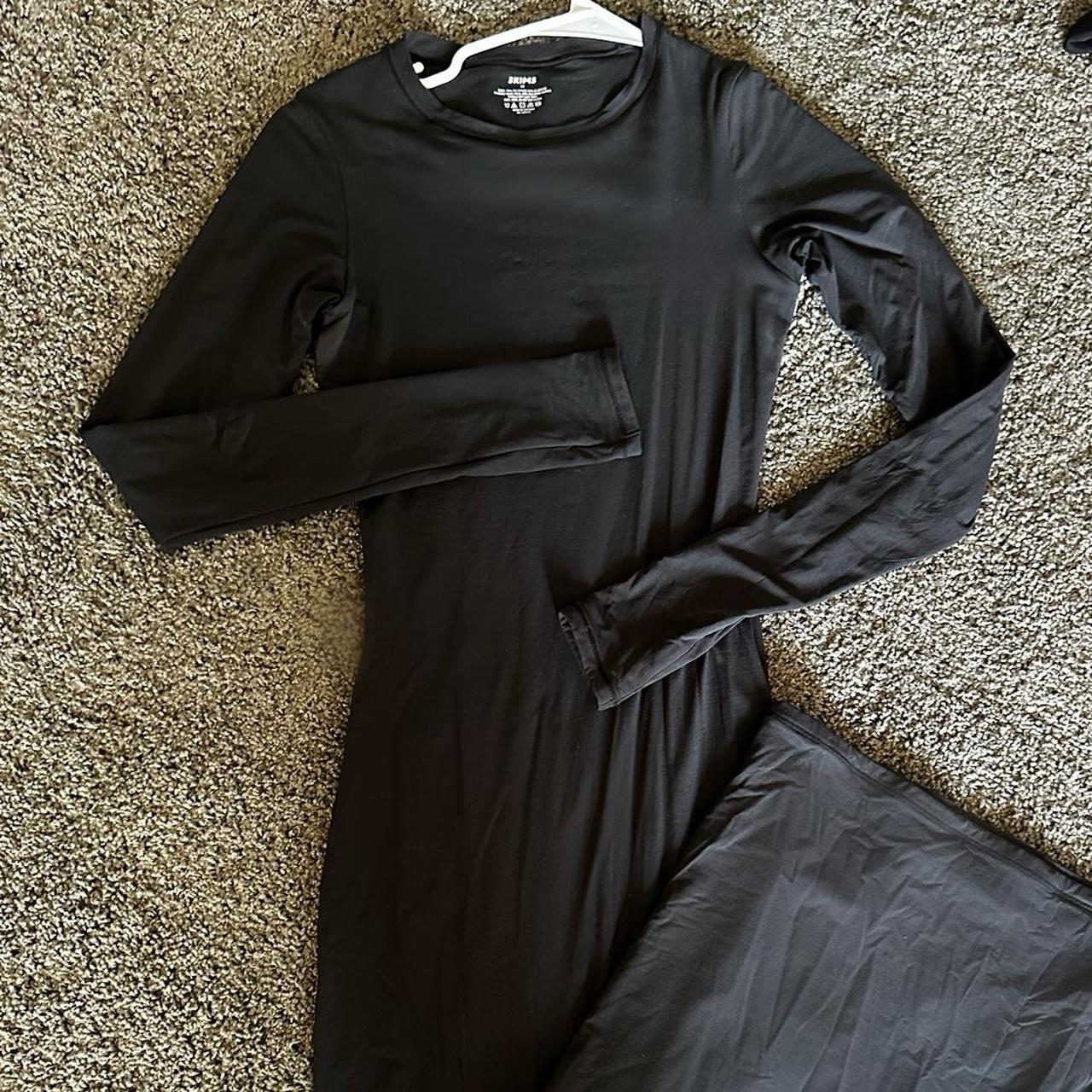 - sold out SKIMS ‘fits everybody’ crew neck long... - Depop