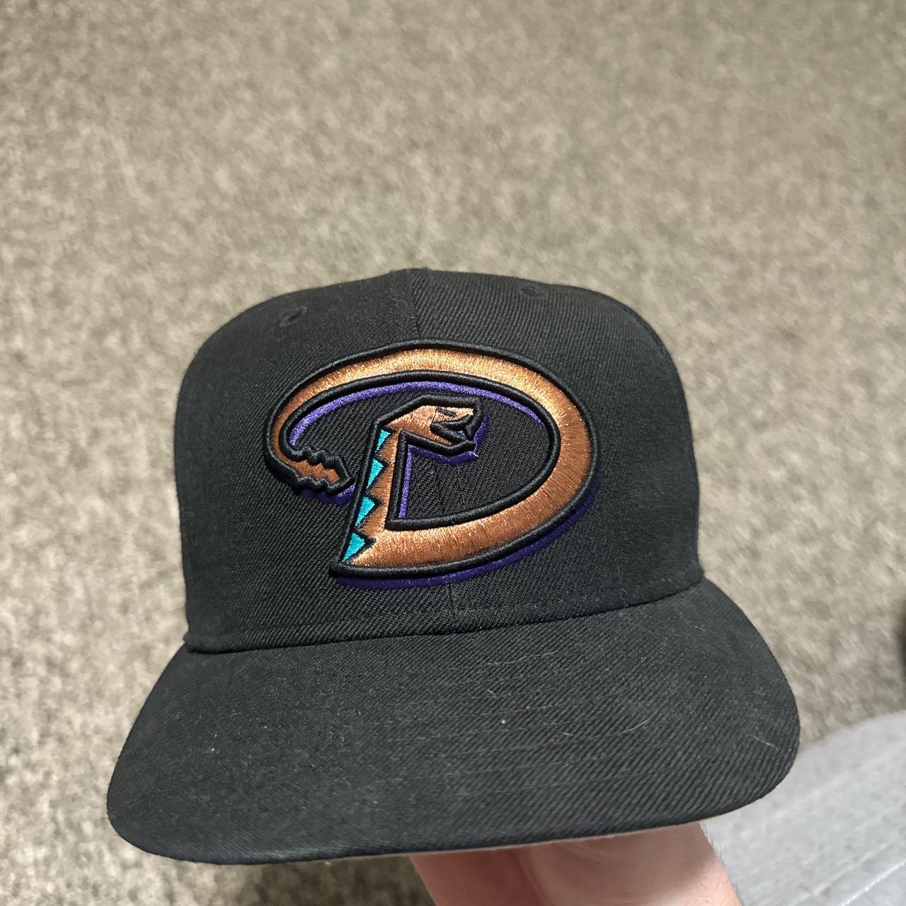 Black diamond back fitted 7 1/2 - Depop
